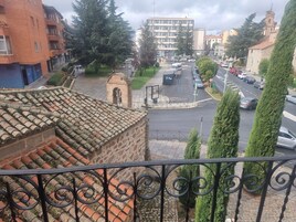 Cofre no quarto, secretária, Wi-fi grátis, roupa de cama fornecida 