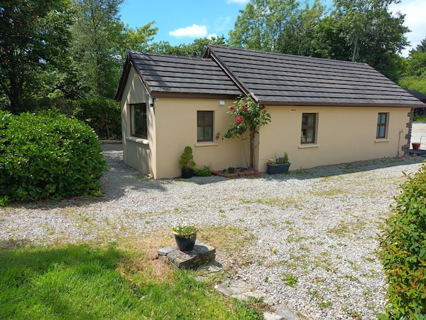 Sea View 1-bed Cottage With Private Garden - Ireland