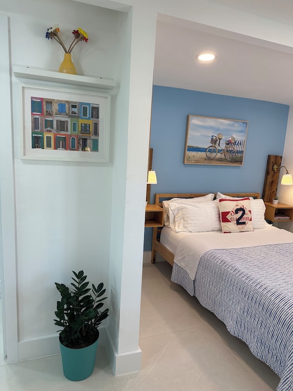 Paradise Suite - Davie