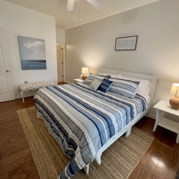 1st Floor Beach-town Condo. We Are Pet Friendly! - 루이스