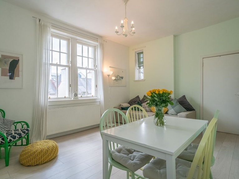 Striking 1br Home: Near Royal Mile - Edinburgh - Pass The Keys - Edinburgh