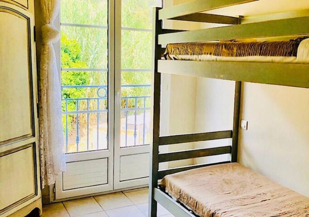 Appartement De 2 Chambres Au Chateau De Camiole Resort And Spa. - Var