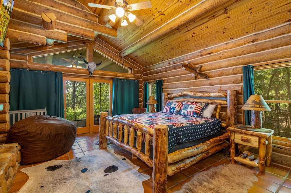 Lake Hudson Grand Lodge - 3 Bed 2.5 Bath Log Home - Oklahoma