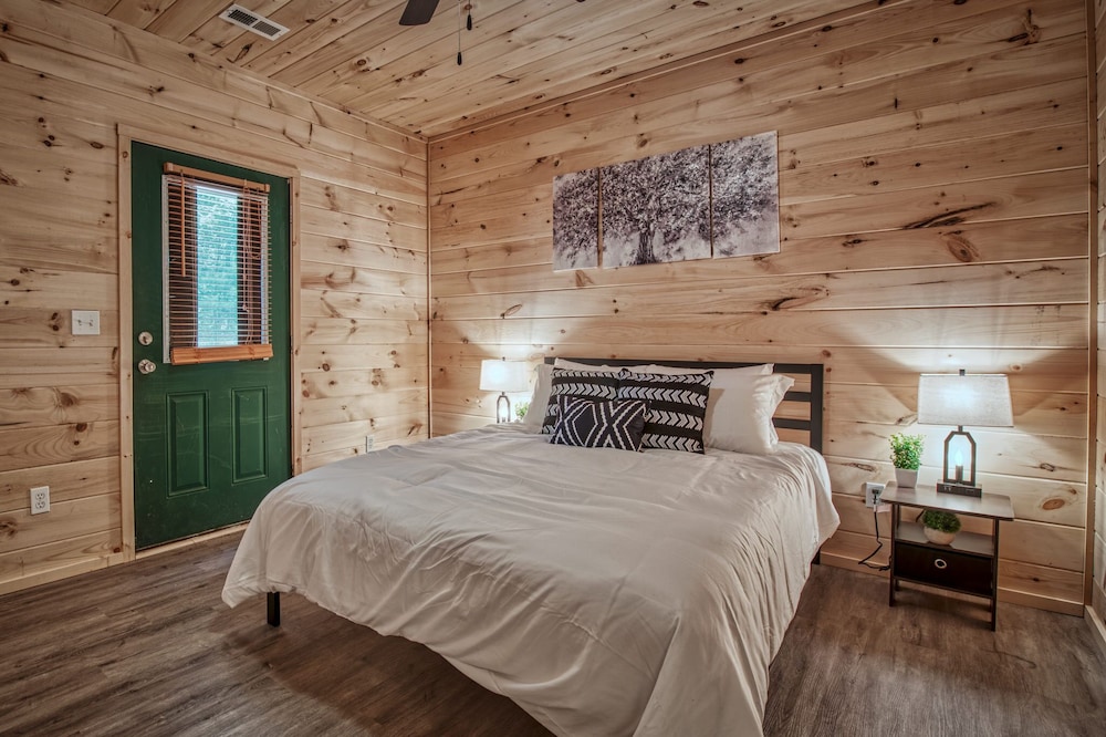 Orchard House - 4br/3.5b ✔Hot Tub✔ Pet Friendly✔ Firepit✔ Grill✔ Gameroom✔ - Ellijay, GA