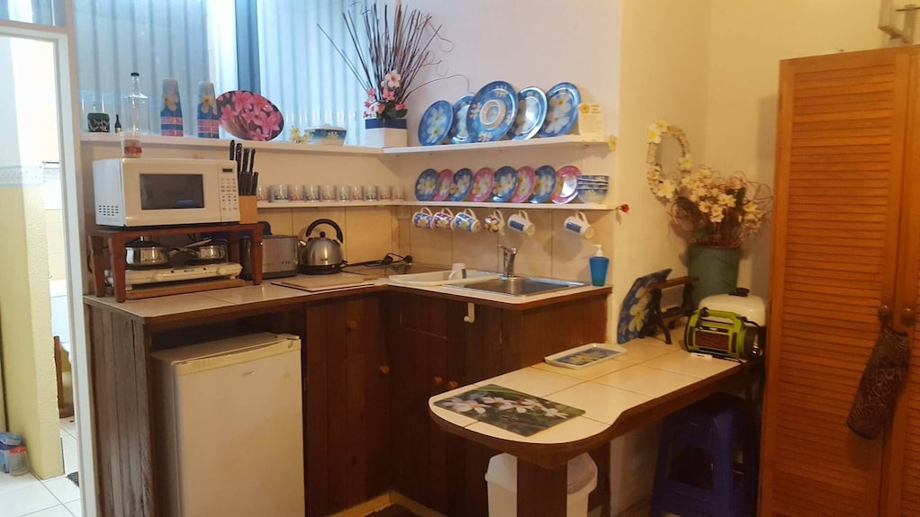 2 B'rm Cool Retreat 90m Above Sea Level, & Views, In Quiet Area Close To Cairns - Cairns