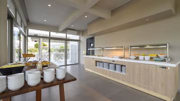 Pequeno-almoço tipo buffet diário incluído