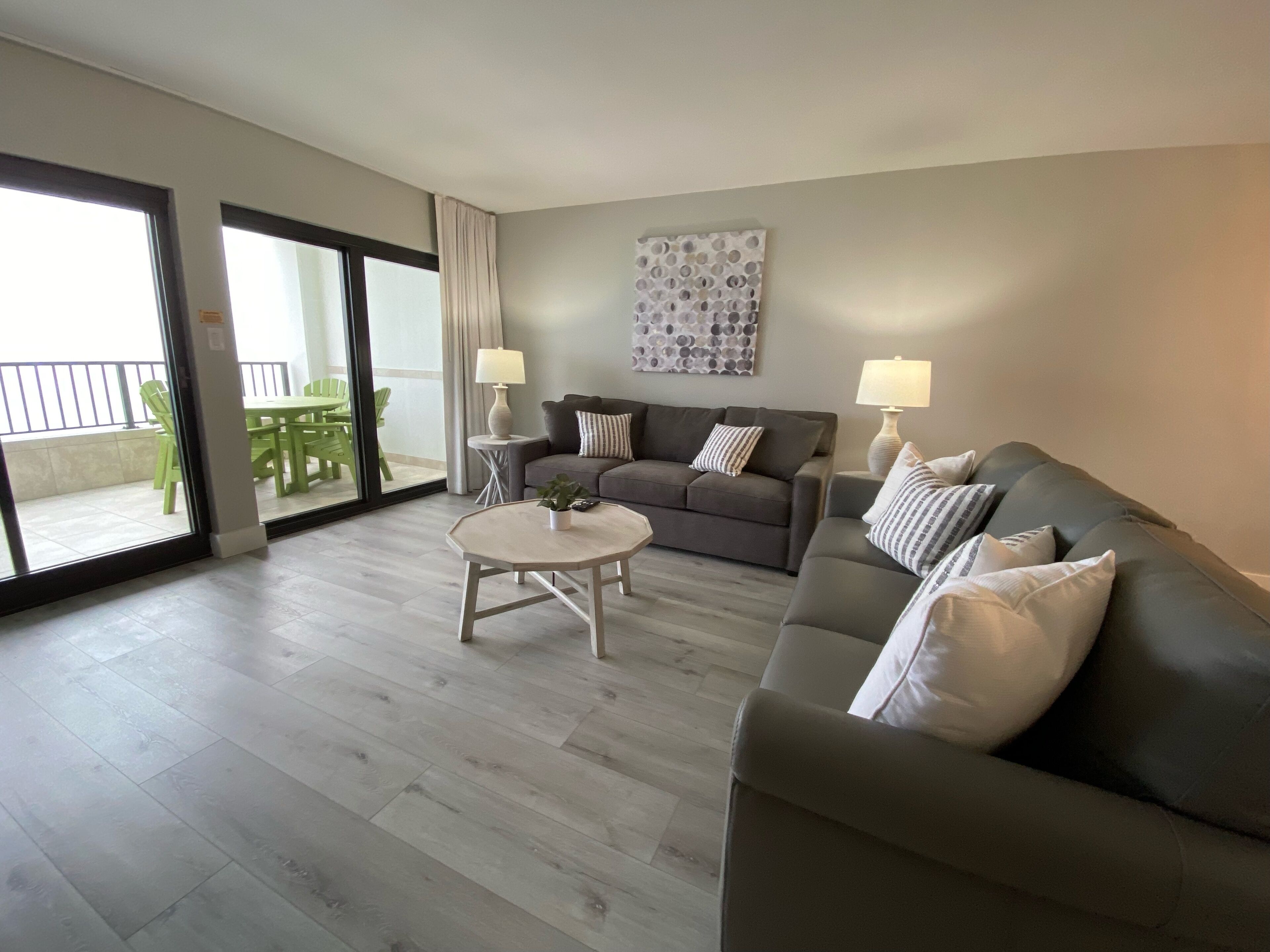 "Breakers East 904"-gulf Front Spacious 2 Br/2ba Beach Setup Included - Destin, FL