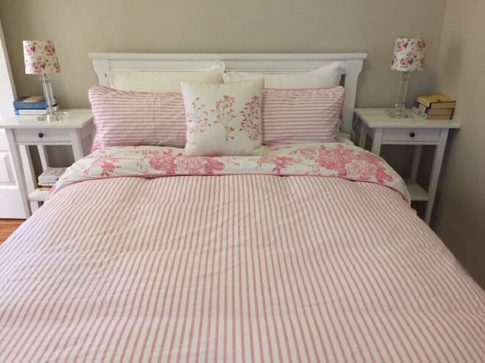 5 Craigend, Leura · Leura Mall: 3 Mins Walk To Shops Weekday Specials - Leura