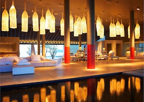 Área de estar no saguão