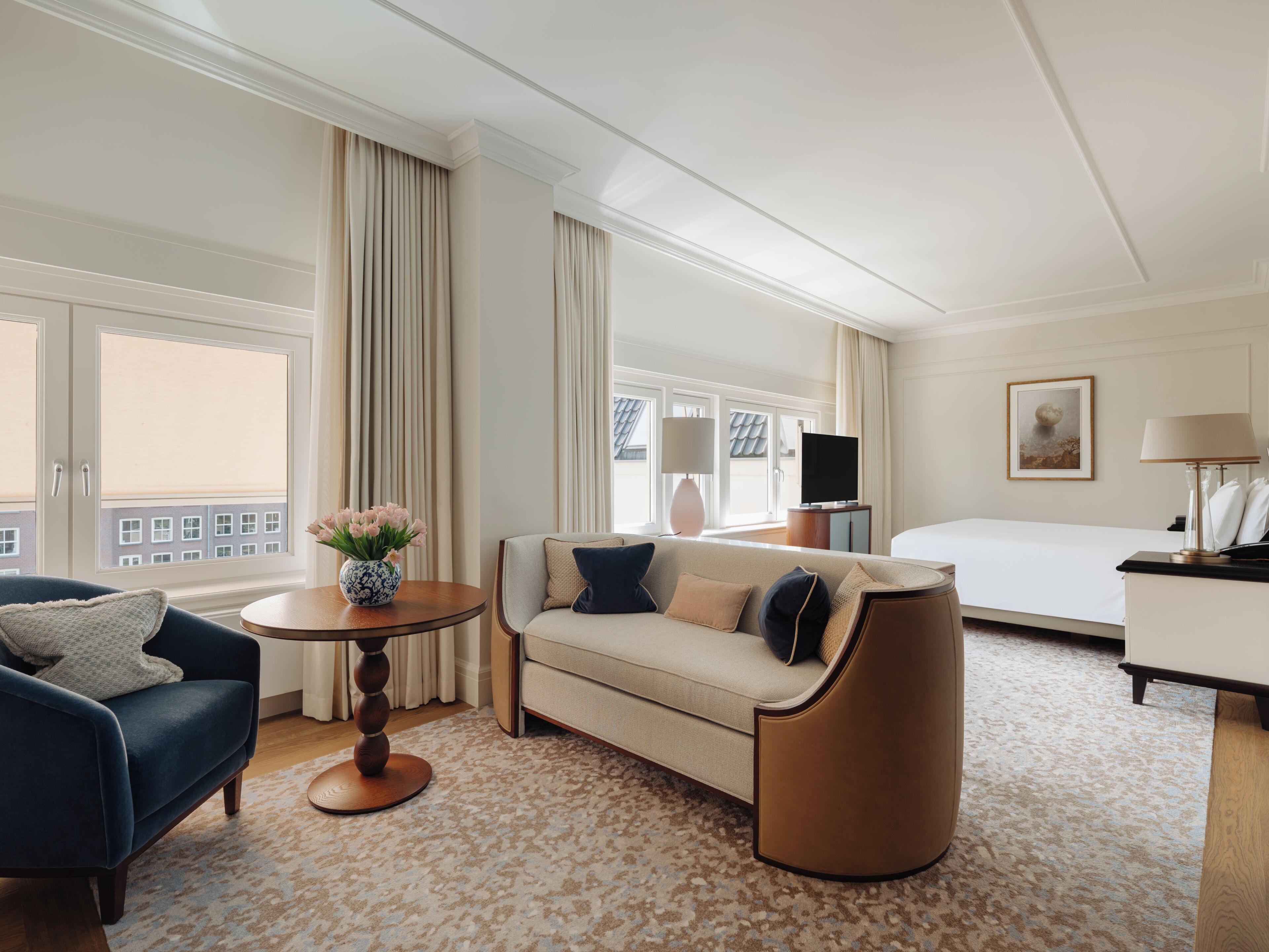 Suite Júnior, 1 cama king-size, vista para o jardim | Roupa de alta qualidade, minibar, cofre com capacidade para portátil 