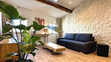 Apartamento design, para não fumantes (L'Authentique, 46 rue Vacon) | Área de estar | TV de tela plana 40 polegadas com canais a cabo, TV