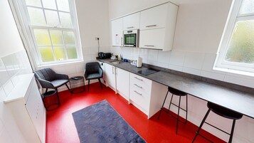 Apartamento, banheiro privativo (Formby Suite) | Cozinha privada