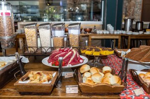 Pequeno-almoço tipo buffet diário incluído