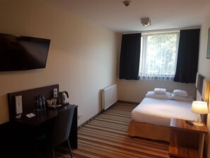 Quarto Duplo (small) | Sala de estar | TV de ecrã plano 