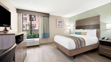 Quarto Standard, 1 cama queen-size, acessível, não fumadores | Camas de colchão pillowtop, secretária