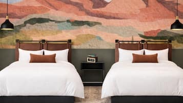 Quarto standard, 2 camas Queen | Edredons de pluma, roupa de cama