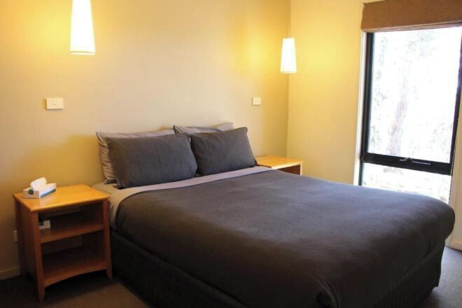 Cortinas/cortinados opacos, roupa de cama fornecida 