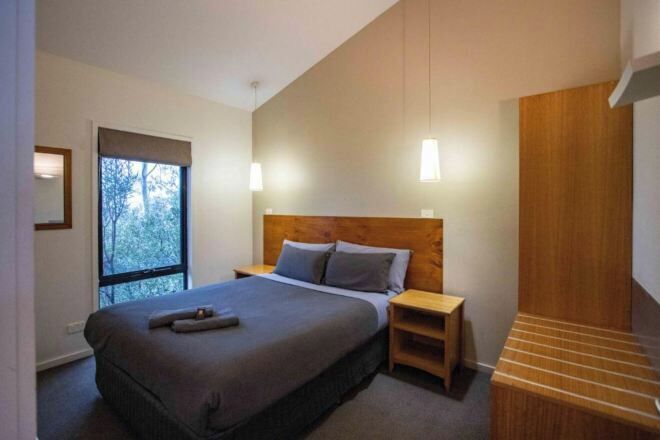Cortinas/cortinados opacos, roupa de cama fornecida 