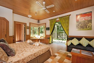 Quarto casal ou duplo luxo, vista para o jardim | Roupas de cama premium, camas Tempur-Pedic, cofres nos quartos