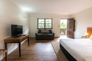 Minibar, secretária adequada para computadores portáteis 