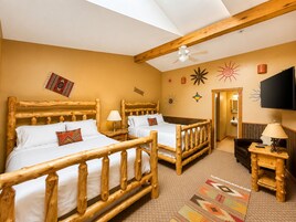 Suite Deluxe, 2 camas queen-size | Quartos insonorizados, Wi-fi grátis, roupa de cama fornecida