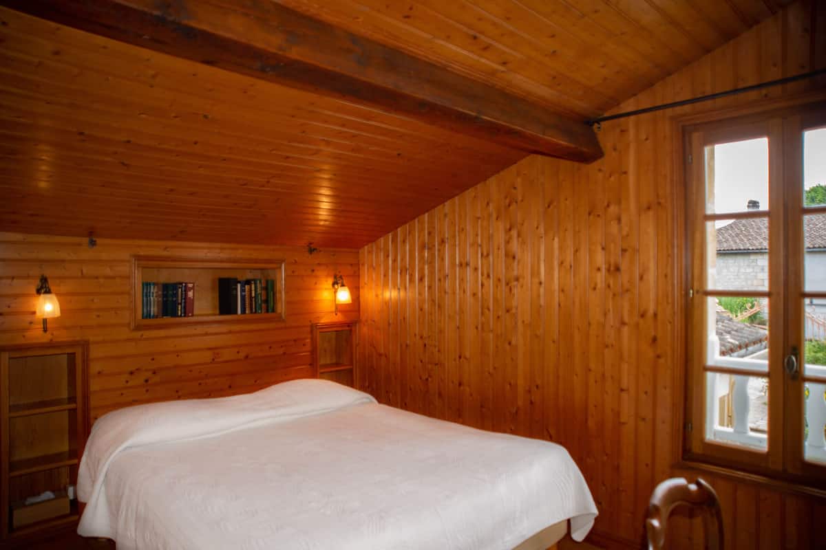 Quarto Duplo Standard, casa de banho privativa, vista para o jardim