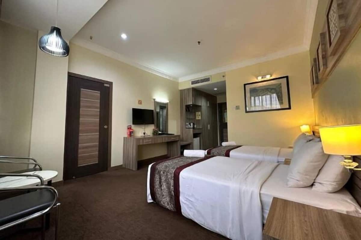 Quarto Twin Superior, vista para a montanha | Secretária, ferro/tábua de engomar, Wi-fi grátis 