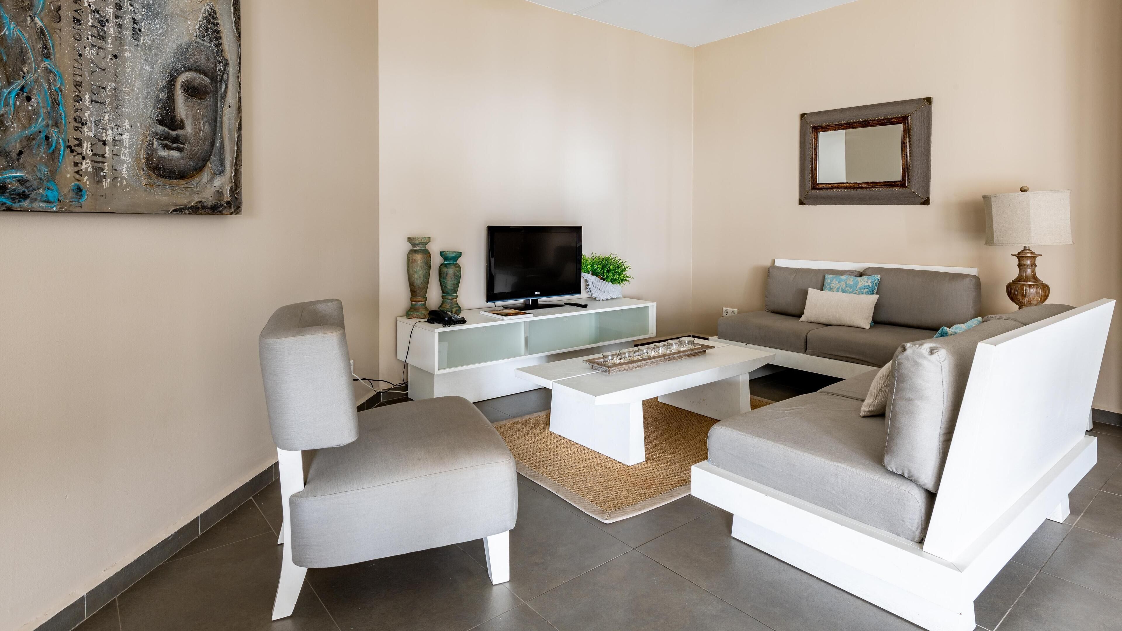 Roupa de alta qualidade, cofre no quarto 