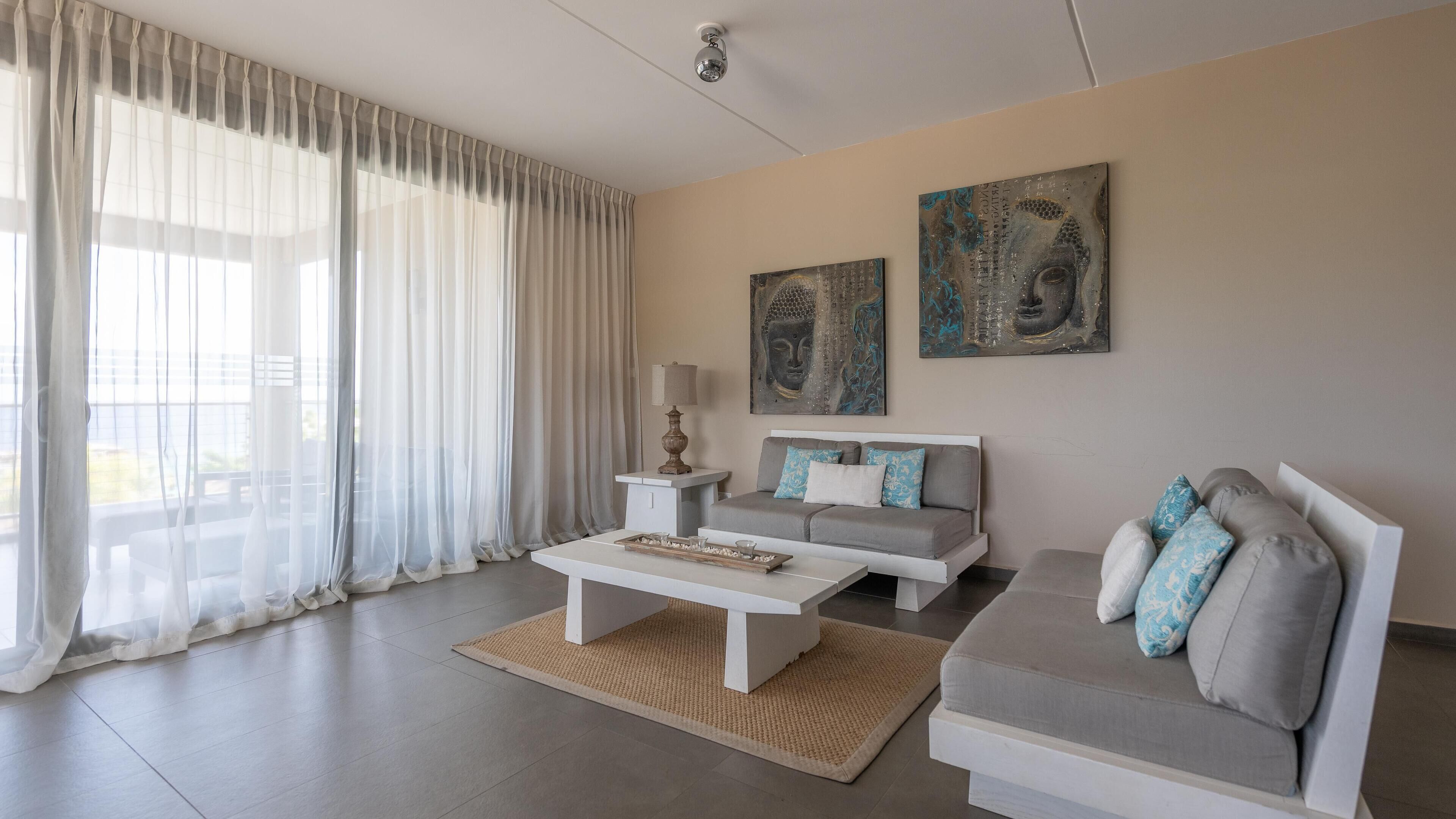 Roupa de alta qualidade, cofre no quarto 