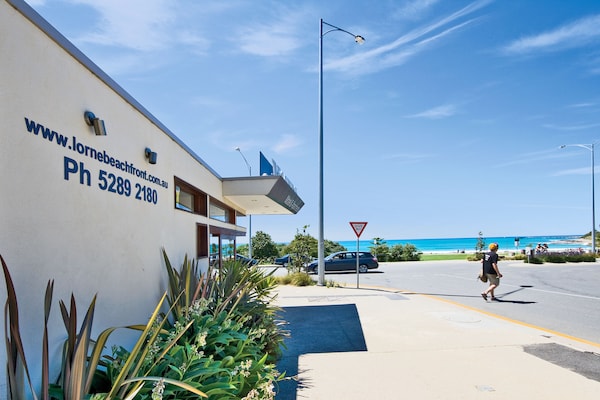 桑德里奇汽车旅馆 - 洛恩