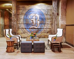 Área de estar no saguão