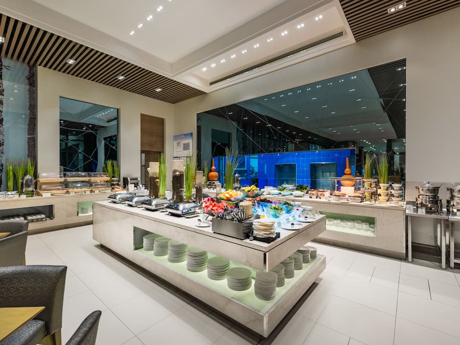 Pequeno-almoço tipo buffet diário mediante uma taxa