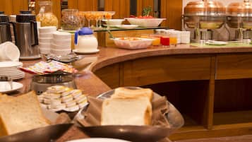 Pequeno-almoço tipo buffet diário (300 INR por pessoa)