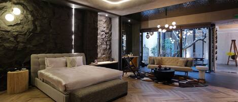 1 quarto, edredões de penas, minibar grátis