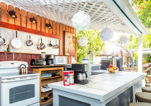 Seashell Motel & Key West Hostel in Key West: Find Hotel Reviews, Rooms ...