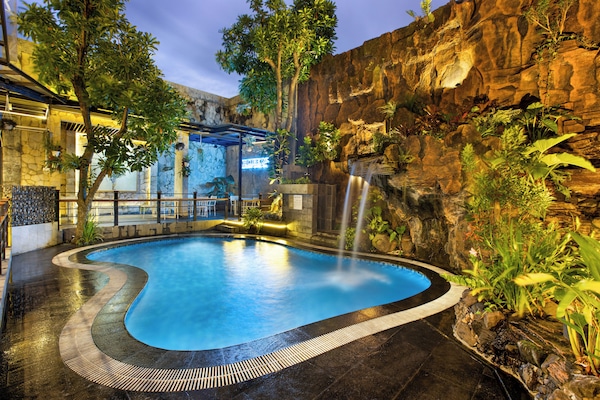2 piscinas externas