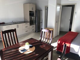 Suite, 1 quarto | Quartos insonorizados, ferro/tábua de engomar, Wi-fi grátis 