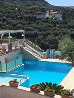 Piscina exterior sazonal 