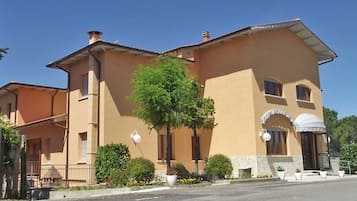 Fachada da propriedade