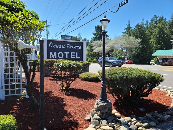Ocean Breeze Motel - Florence, OR