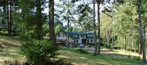 Ye Olde Danish Inn - Ferndale, CA