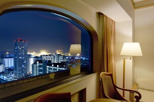 Escrivaninha, ferros/tábuas de passar roupa, Wi-Fi de cortesia