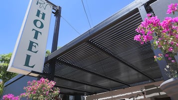 Fachada da propriedade
