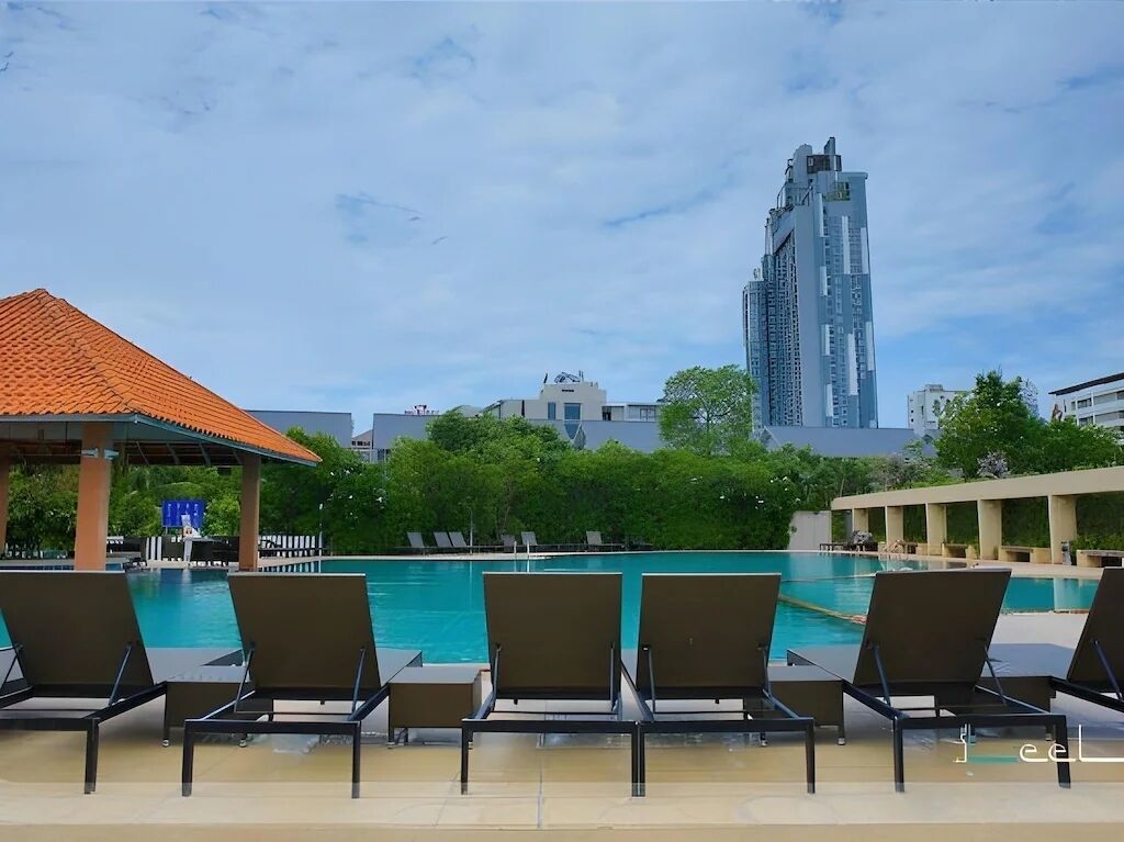 Piscina exterior, da(s) 9:00 à(s) 21:00, espreguiçadeiras 