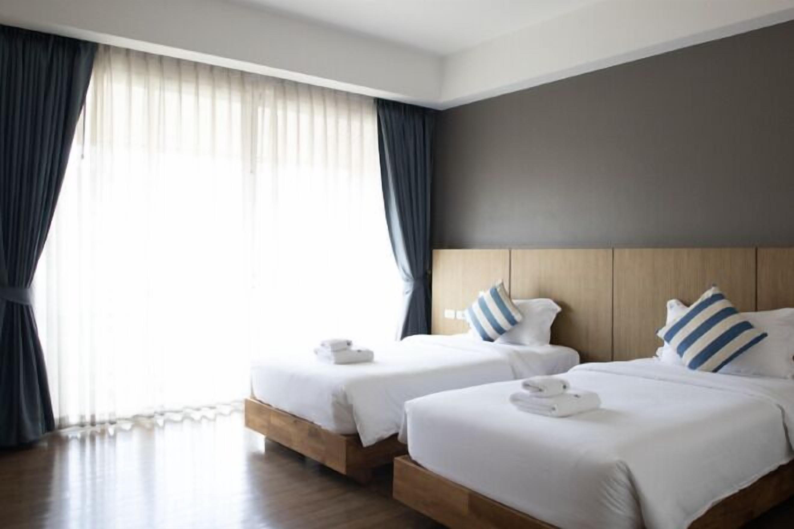 Cofre no quarto, secretária 