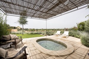 Superior Room, 1 Queen Bed, Private Pool, Garden Area, Adult Only | Vista para o jardim