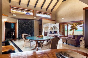 Vila superluxo, 2 quartos, vista para a praia, de frente para o oceano | 2 quartos, roupas de cama premium, cofres nos quartos, escrivaninha