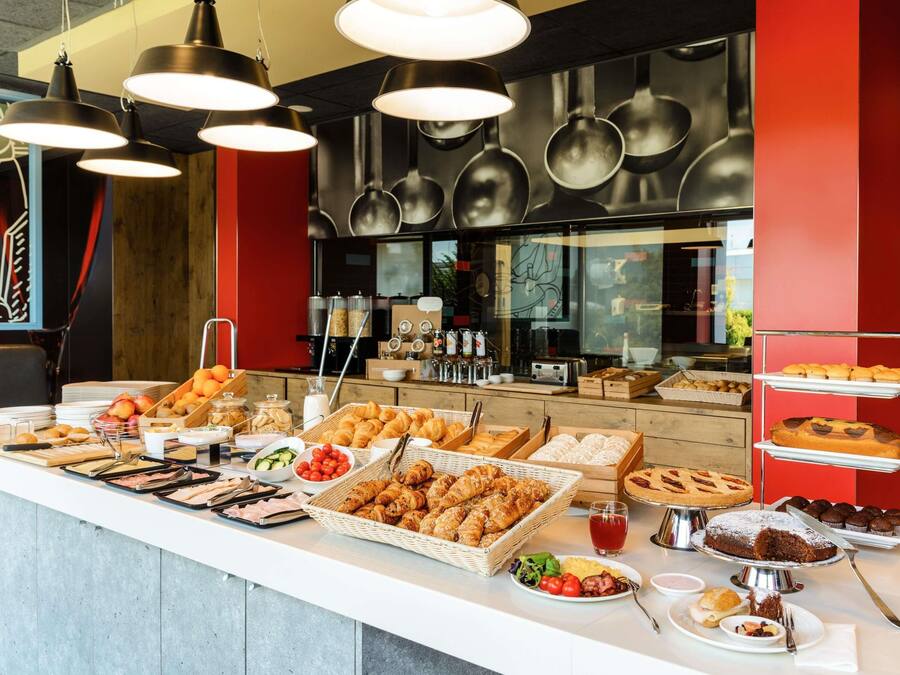 Café da manhã com buffet todos os dias mediante uma taxa