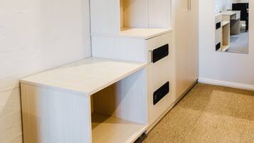 Quarto Deluxe, 1 cama queen-size, não fumadores | Comodidade do quarto