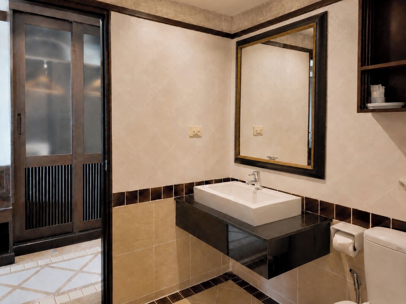 Quarto luxo, sacada, vista para a cidade | Banheiro | Chuveiro, secador de cabelo (mediante solicitação), bidê 
